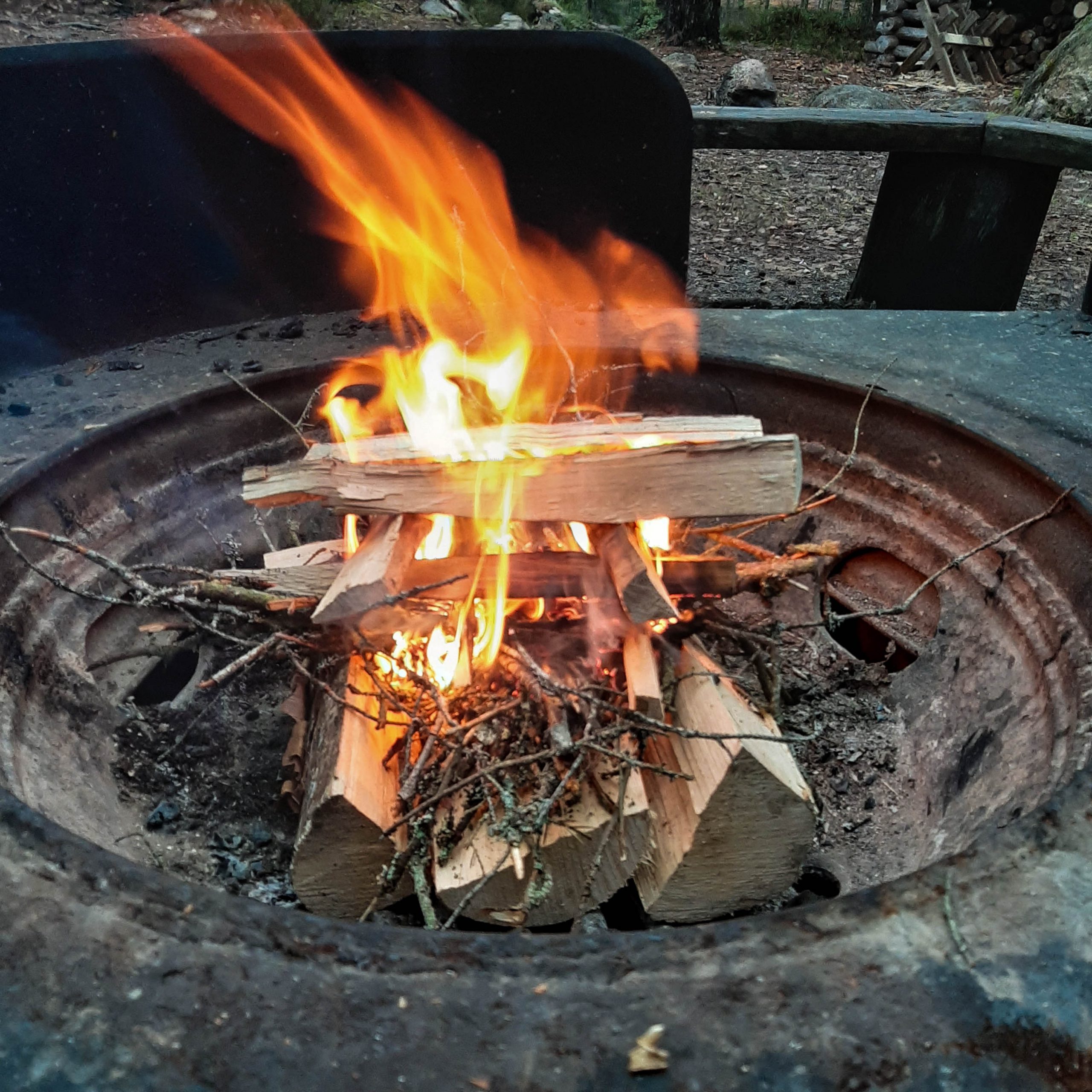 How to build a campfire 101